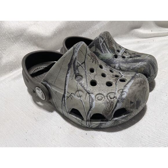 CROCS | Shoes | Crocs Realtree Camo Slip On Clogs Youthtoddler Sz C7 ...